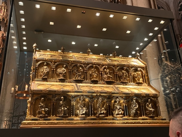 Besuch der hl. Messe am hl. 3 König Tag im Kölner Dom - Bund ...